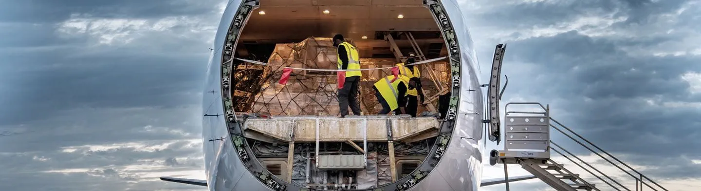 Freight forwarding jobs in global supply chain | DSV