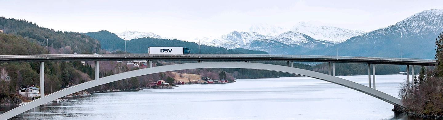 What is a reefer trailer: dimensions and capacity | DSV