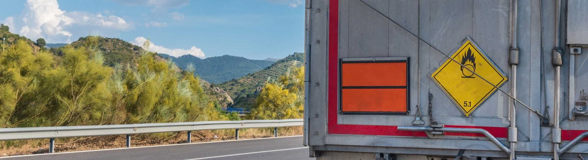 Class 5.1 / 5.2 - Dangerous goods | DSV