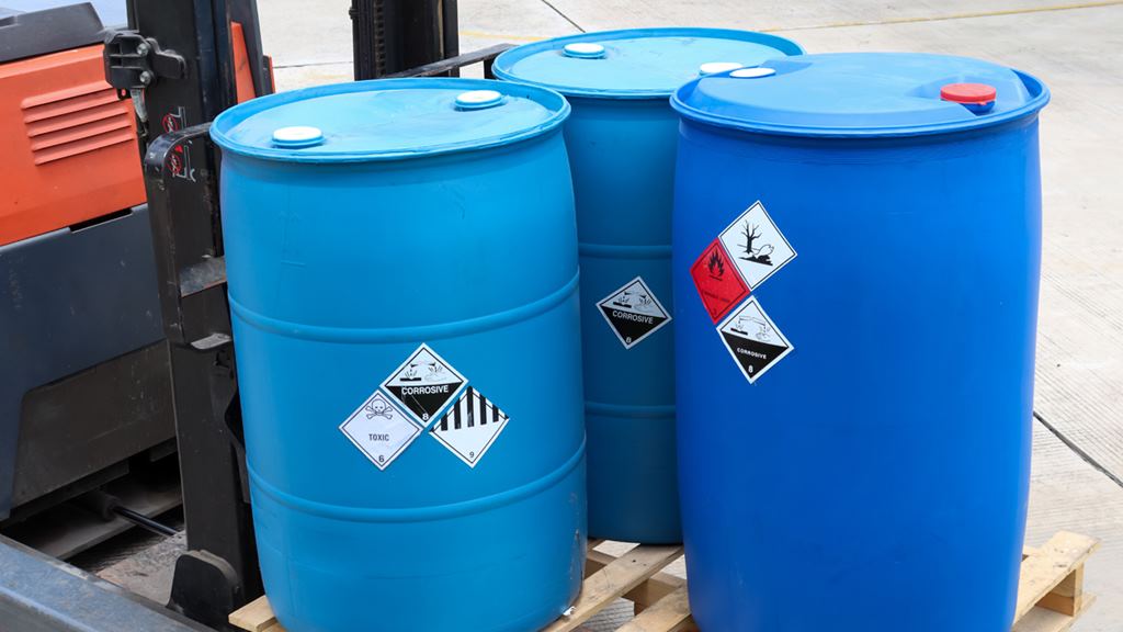 Class 8 Corrosives - Shipping dangerous goods | DSV