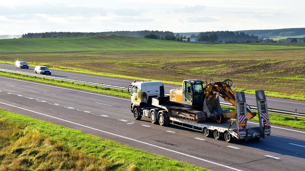 Heavy equipment transport | DSV Transport and Logistics