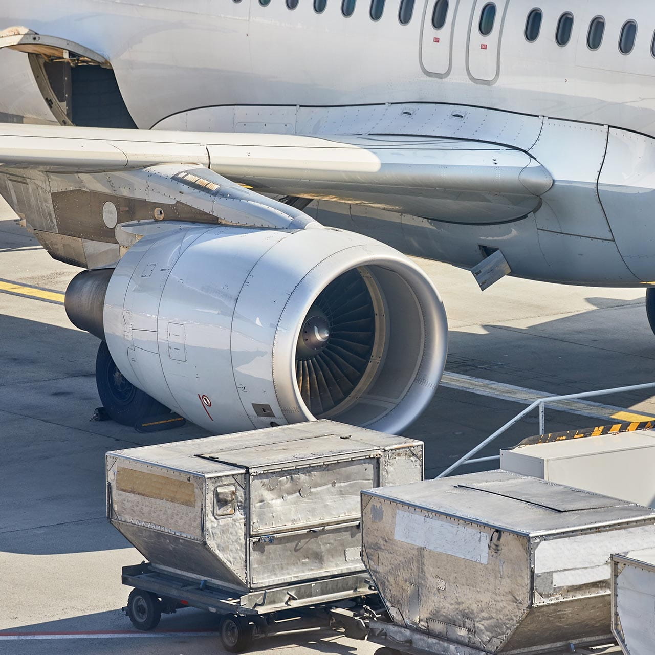 Air freight forwarder for your cargo | DSV