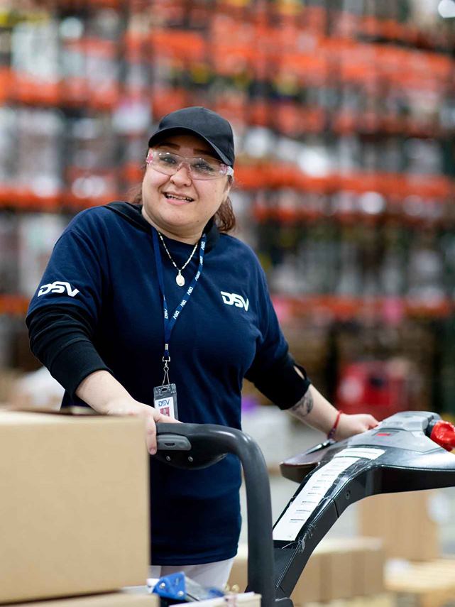 Protect your parcels and shipments with DSV protect