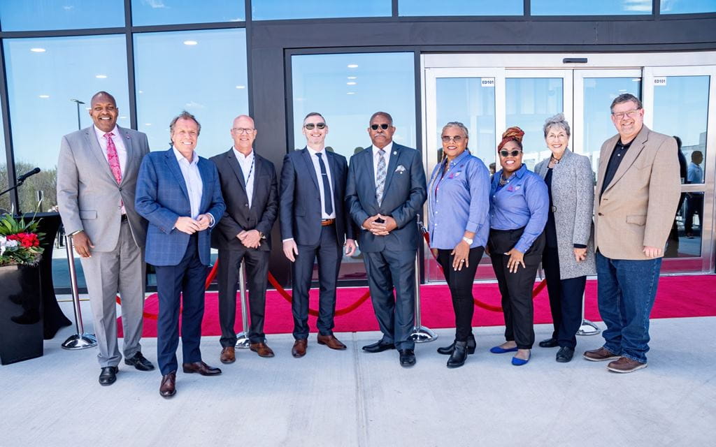 DSV Celebrates Facility Opening with Ribbon Cutting