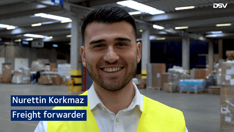 Freight forwarding jobs in global supply chain | DSV